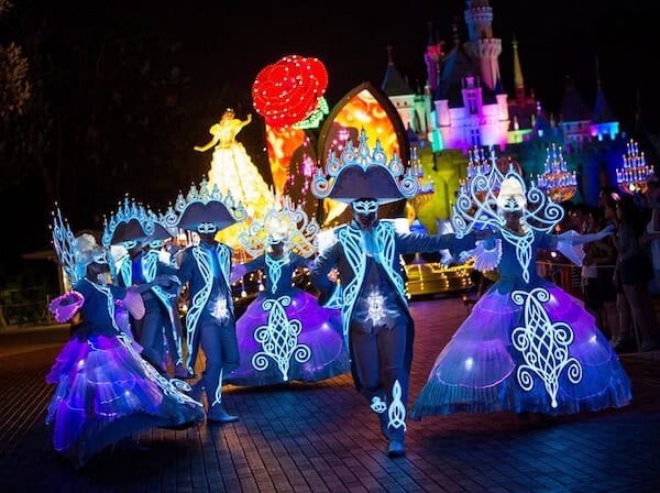 Paint the Night parade premieres at Hong Kong Disneyland illuminating ...