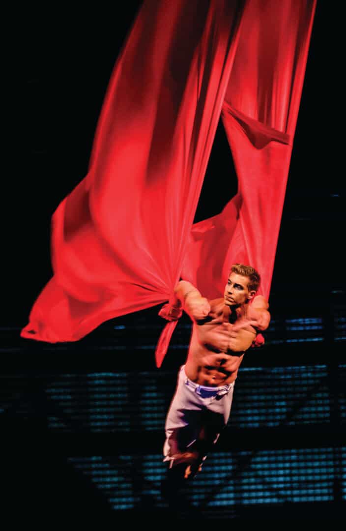 Cirque du Soleil celebrates 8,000 "La Nouba" performances with ...