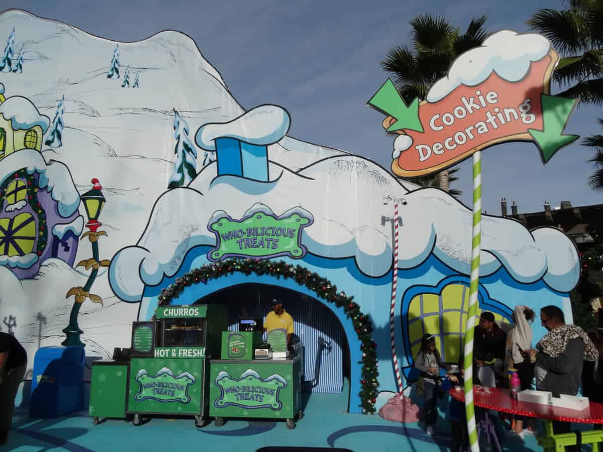 Grinchmas at Universal Studios Hollywood unleashes the Grinch on a ...