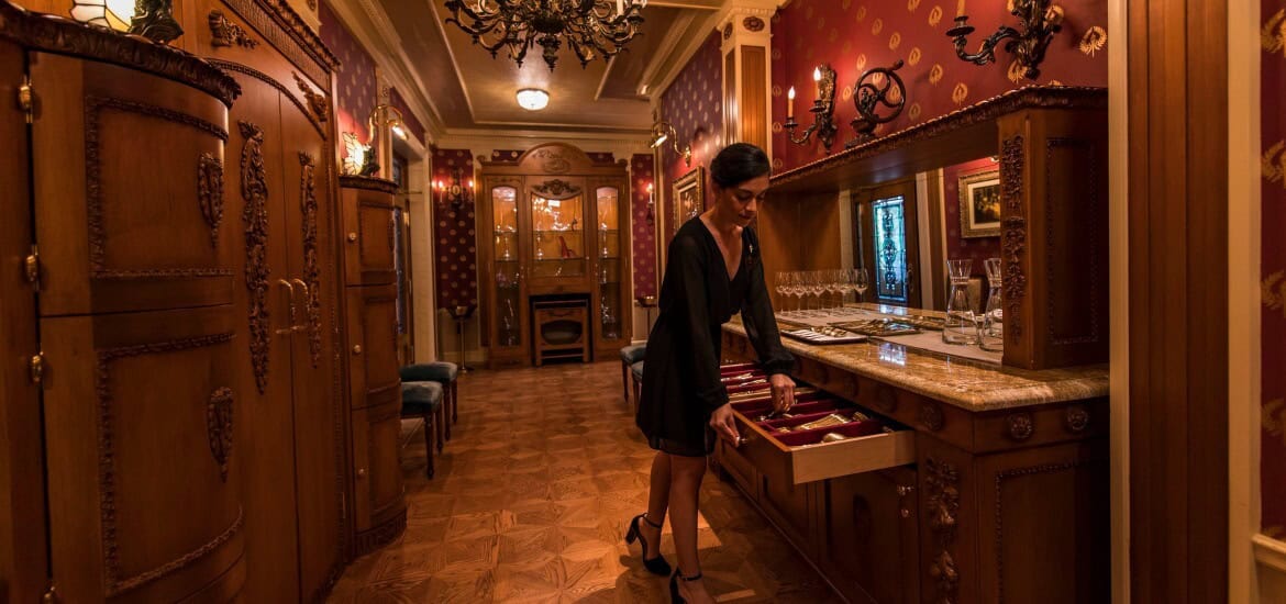 UPDATED WITH VIDEO: Upscale private dining experience 21 Royal now open ...