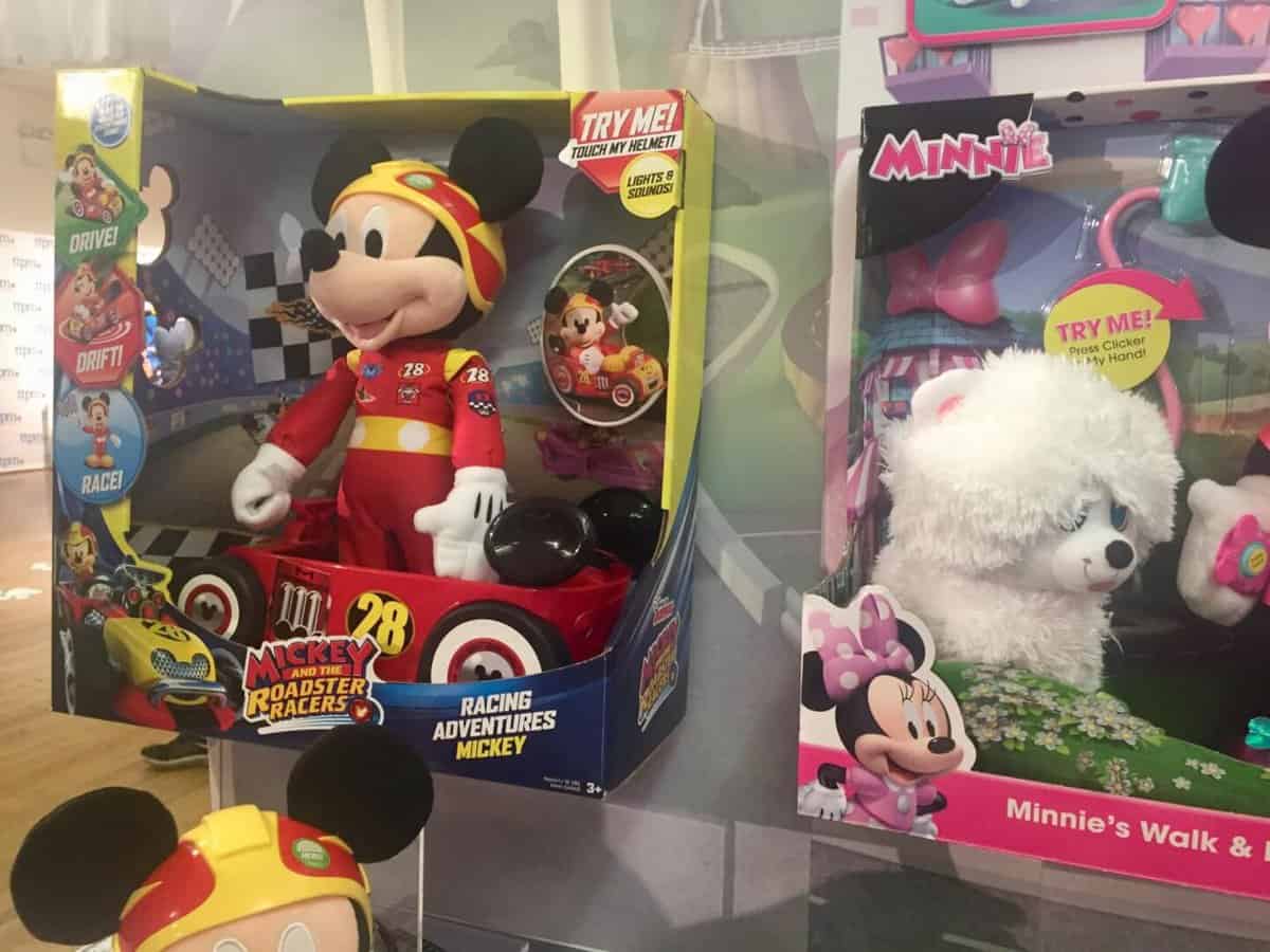 Preview the year's hottest holiday toys from Disney, Star Wars and more ...